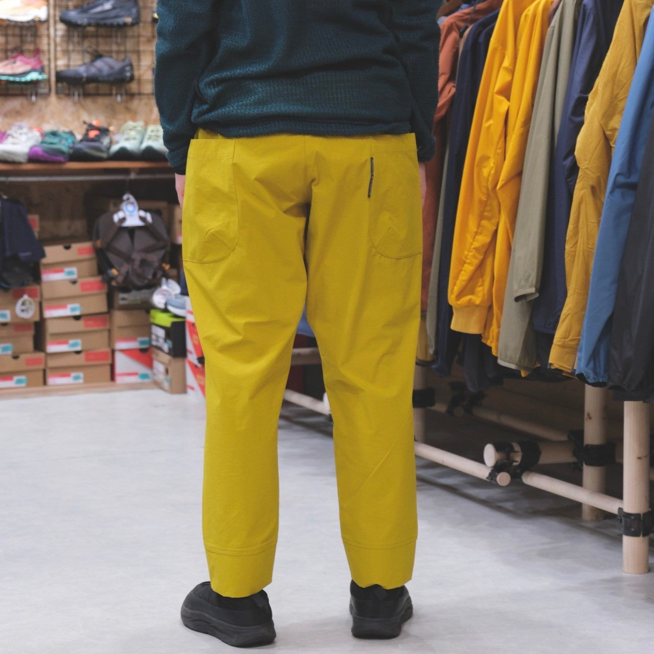 ダブルフェイスのソフトシェルパンツ【AXESQUIN ELEMENTS】 – SANKAKU STAND