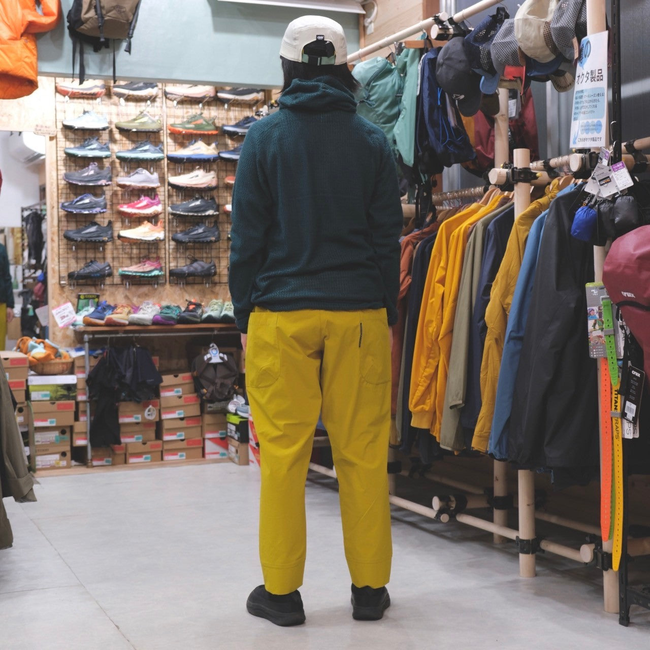 ダブルフェイスのソフトシェルパンツ【AXESQUIN ELEMENTS】 – SANKAKU STAND