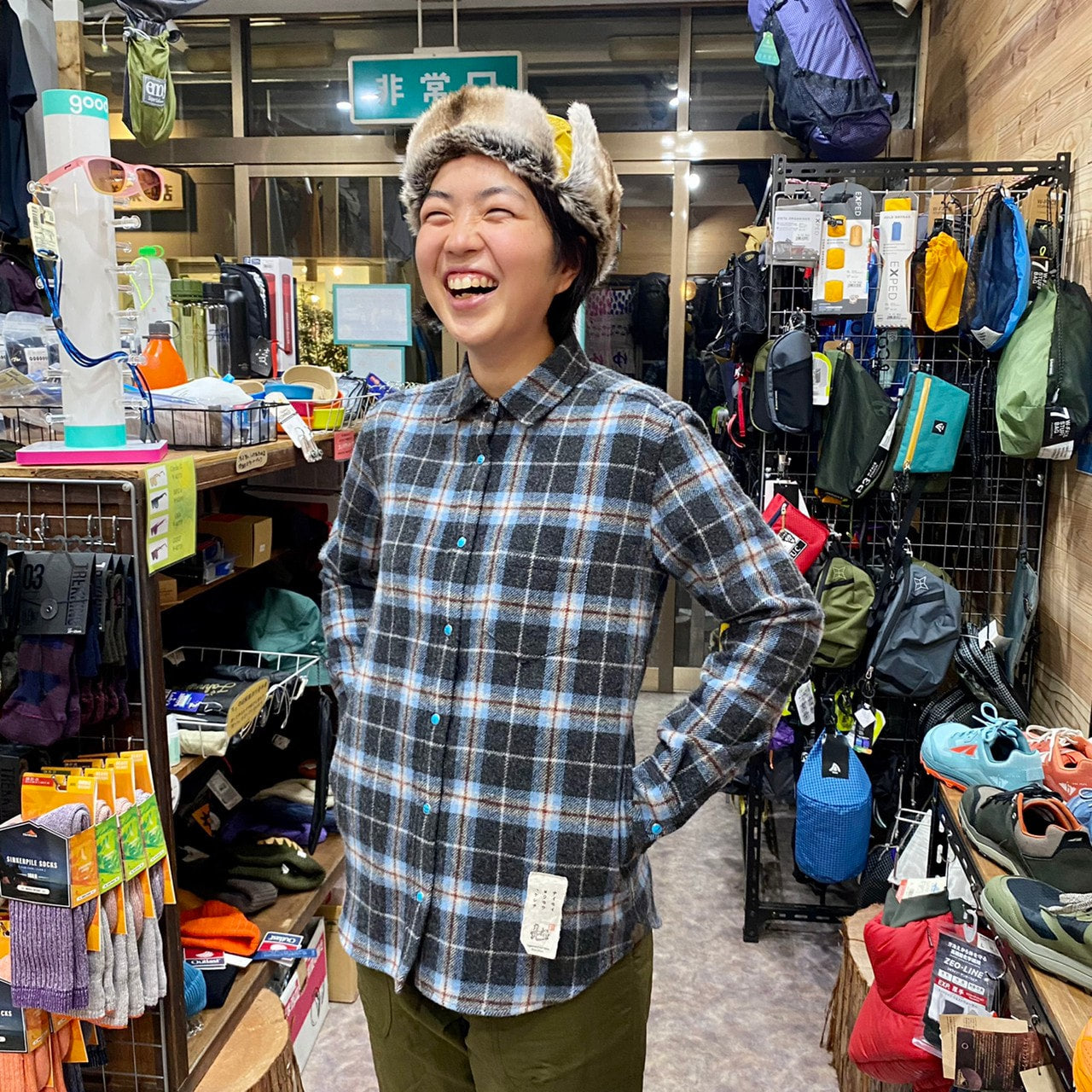 シャツ – Page 2 – SANKAKU STAND