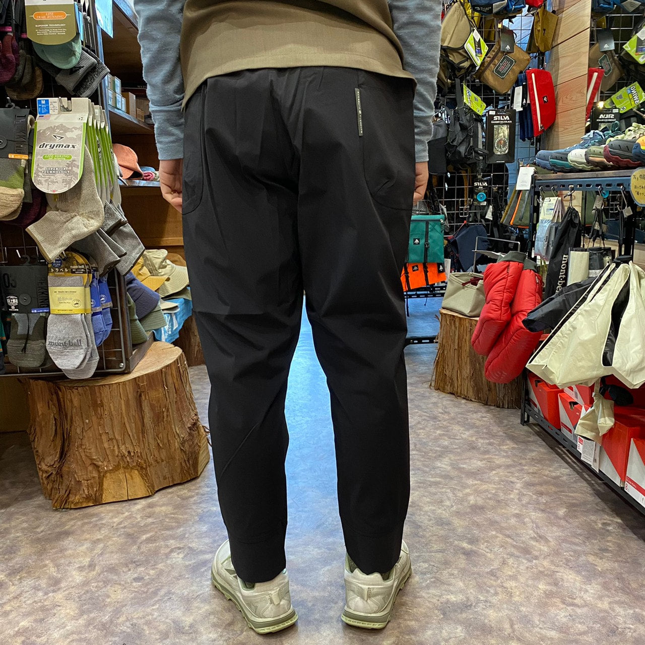 ソフトシェルのパンツ【AXESQUIN ELEMENTS】 – SANKAKU STAND