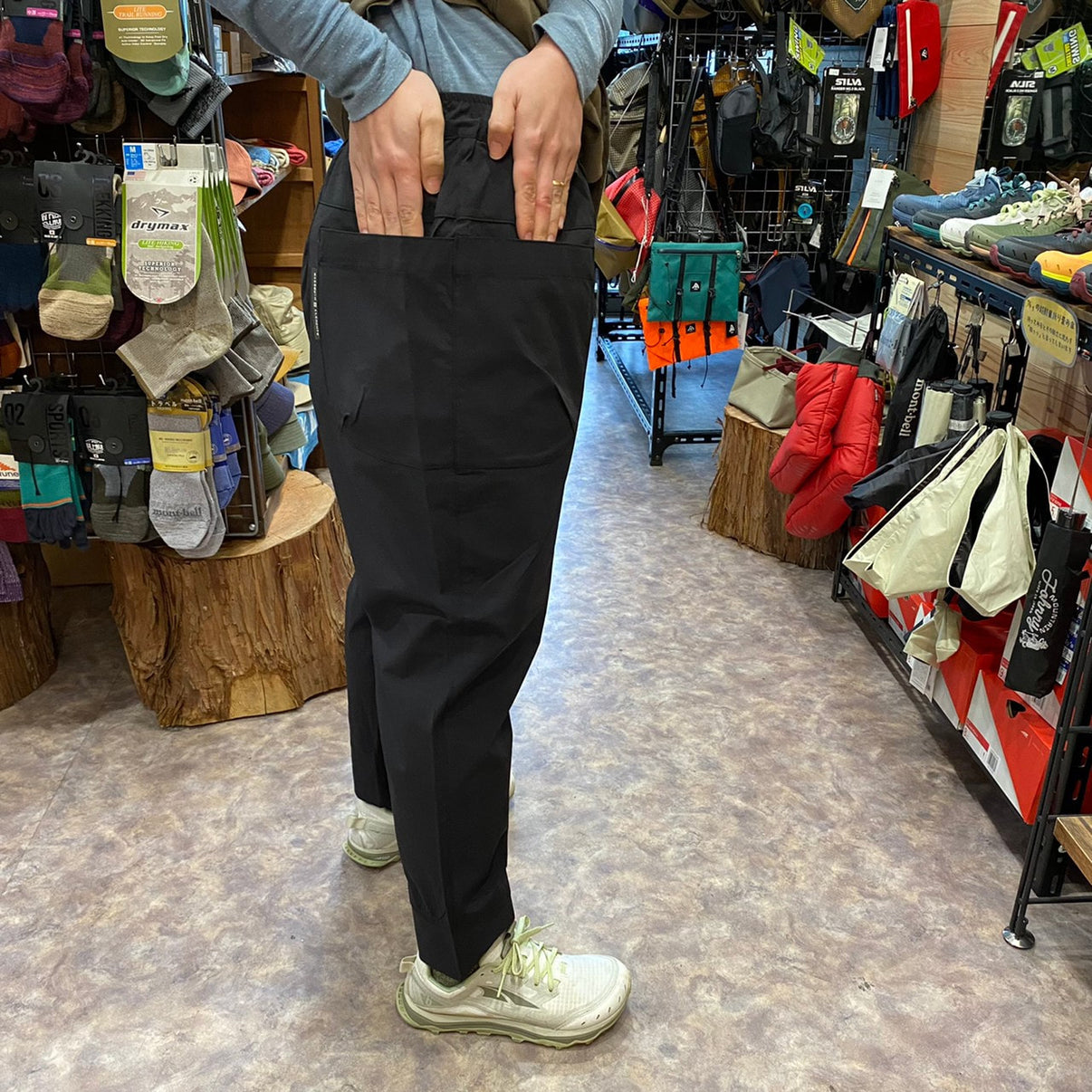 ソフトシェルのパンツ【AXESQUIN ELEMENTS】 – SANKAKU STAND